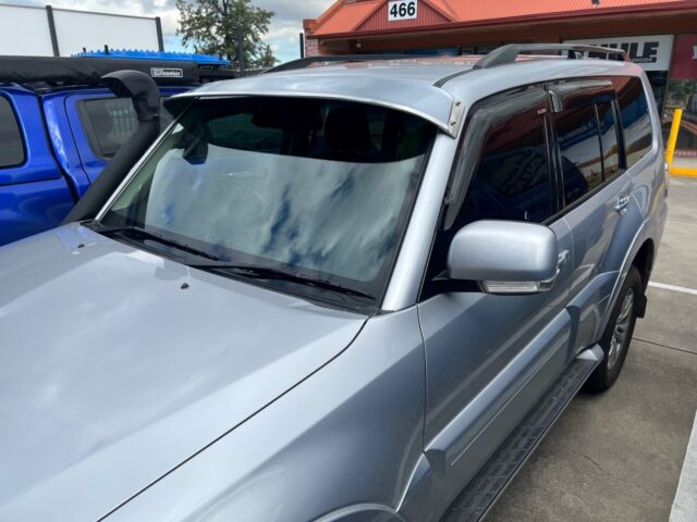 Mitsubishi Triton ML/MN 07/2006-03/2015 Solid Windscreen Sunvisor ...