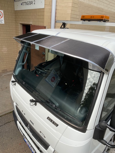 Mitsubishi/Fuso Canter City Narrow Cab Mesh Windscreen Sunvisor (2015on ...