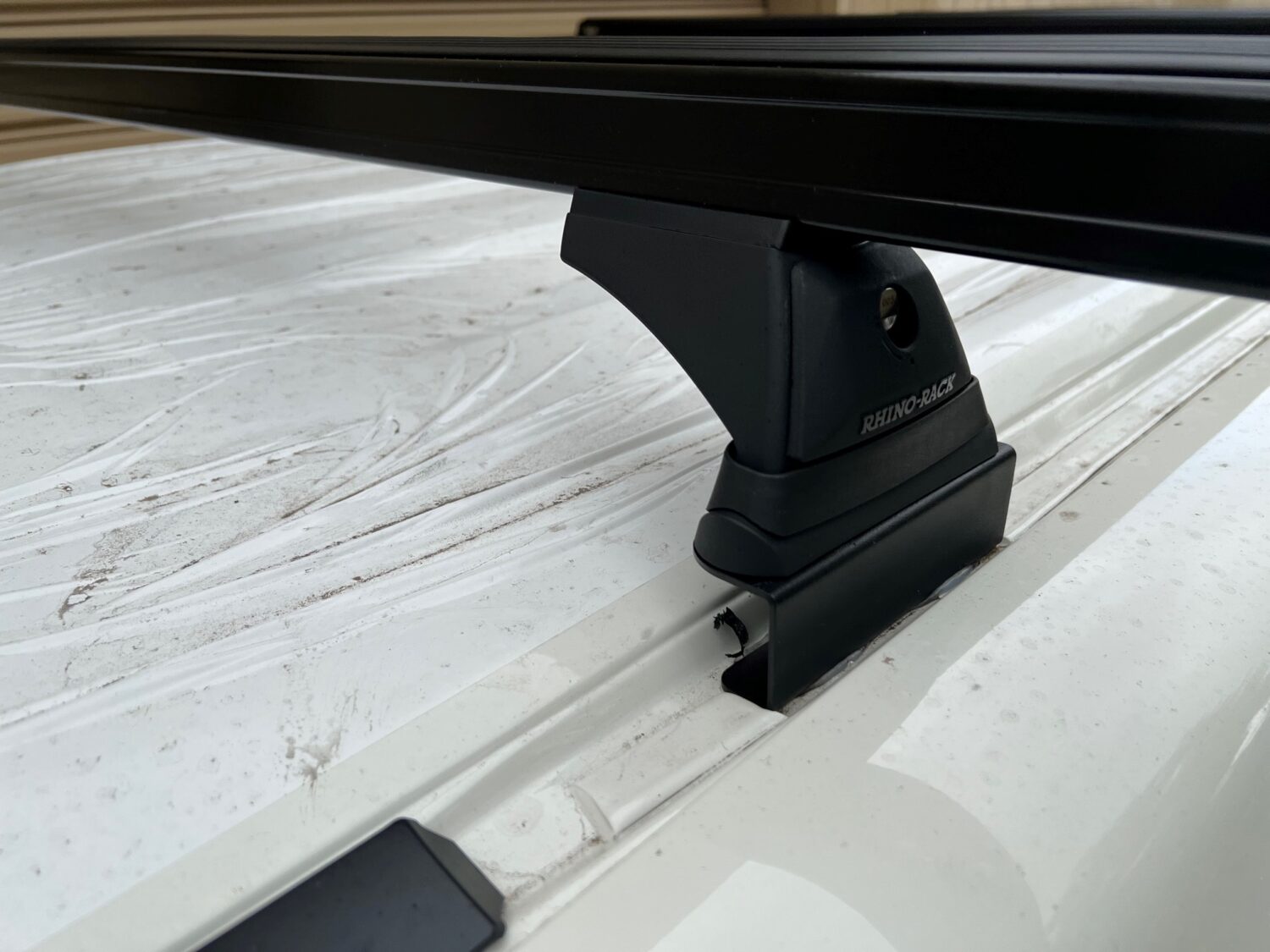 Toyota Hiace SLWB Gen6 06/2019on Rhino-Rack Black Roof racks (3 Bar ...