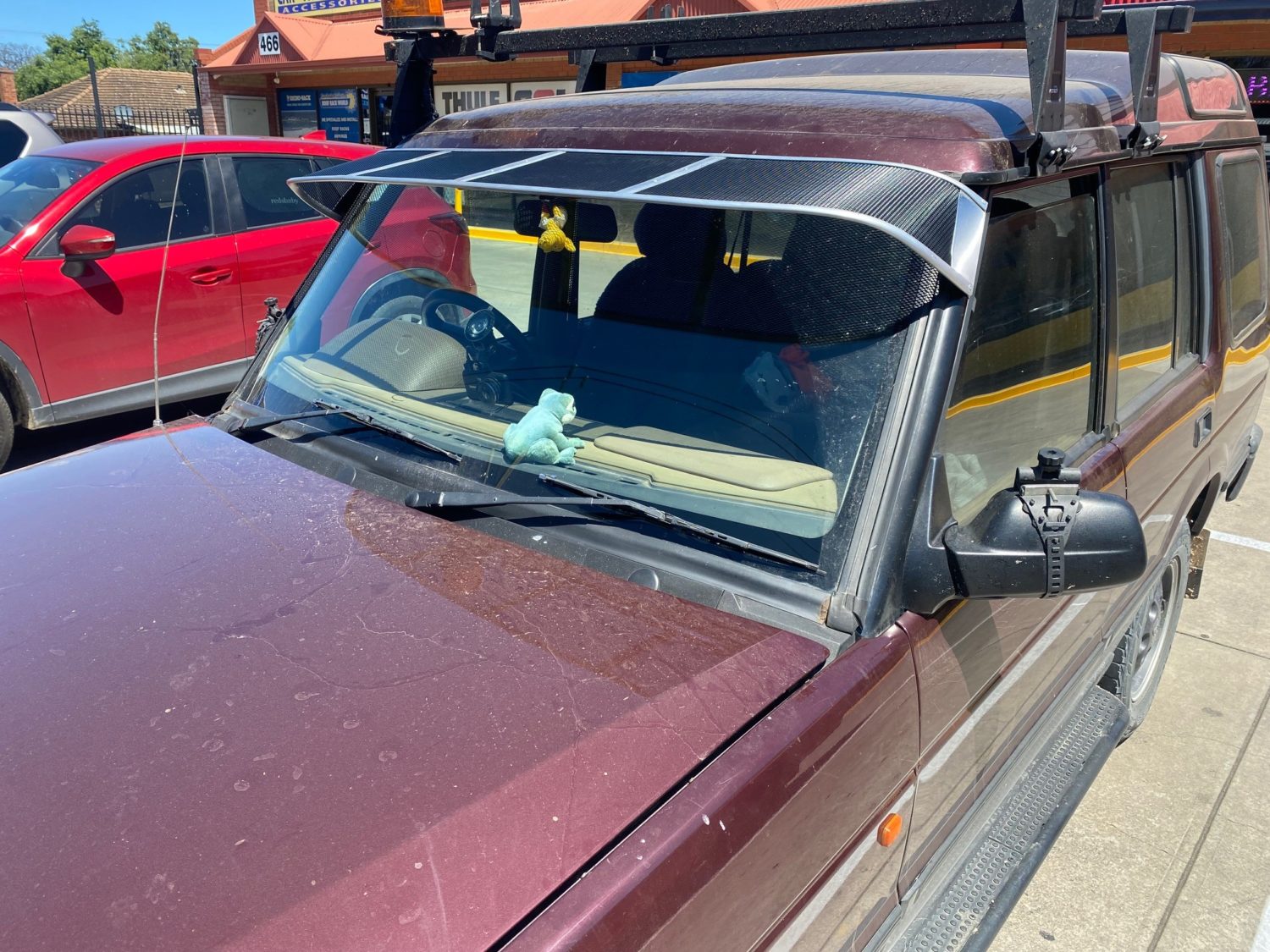 Land Rover Discovery 1 & 2 Mesh Windscreen Sunvisor - Roof Rack World