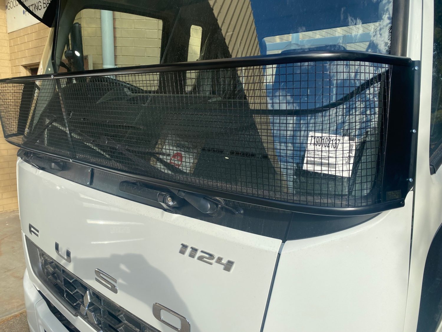 Mitsubishi / Fuso1995on FM Standard Cab Black Windscreen Stone ...