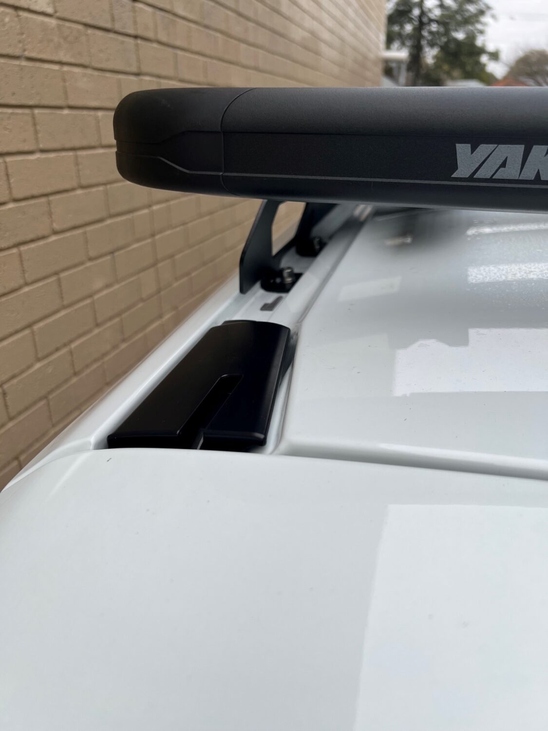 Isuzu MUX Gen2 2021on (with and without rails) Yakima RuggedLine ...