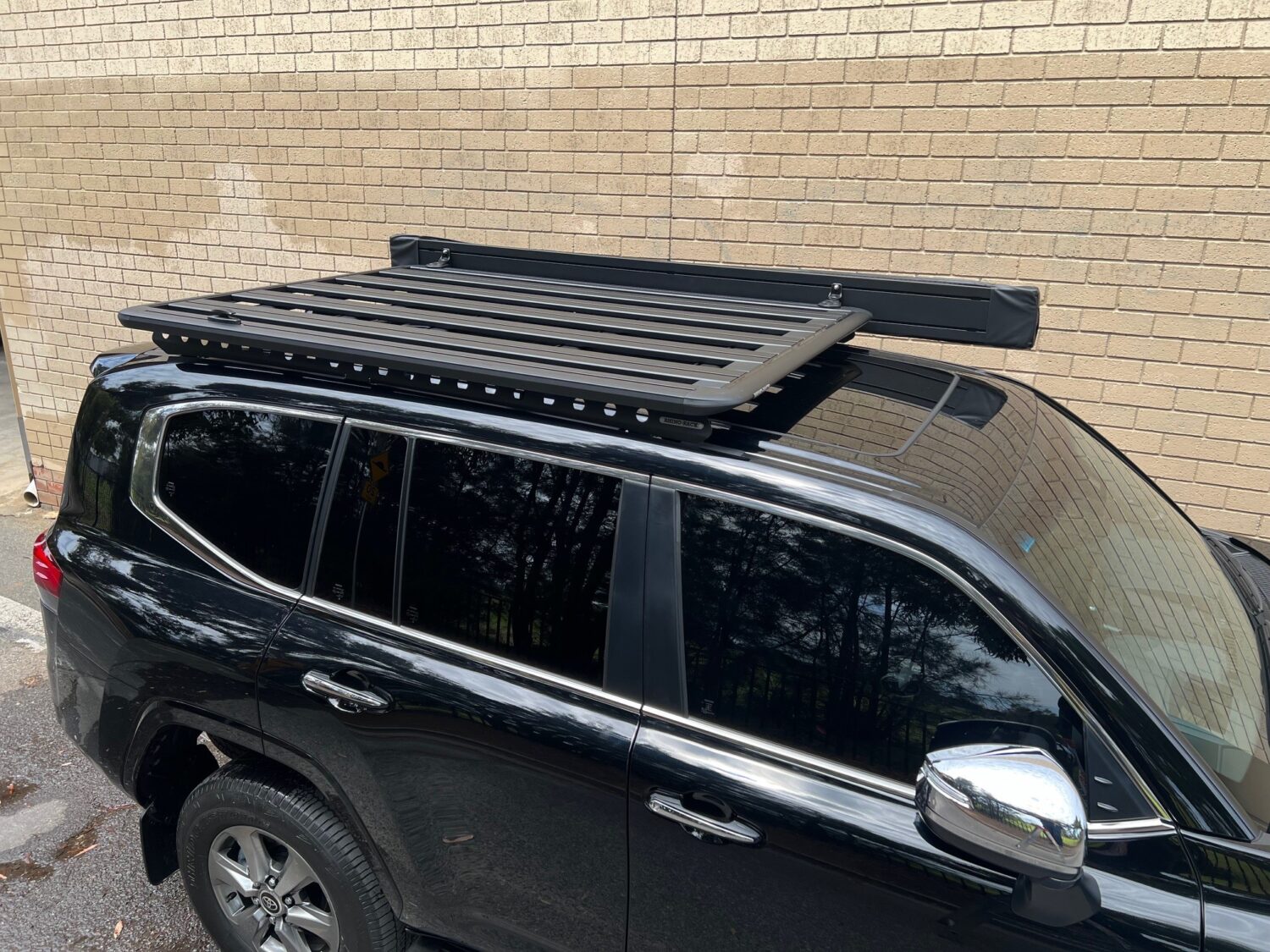 Toyota LandCruiser 300 Series 2021 on Backbone Pioneer 6 Platform ...