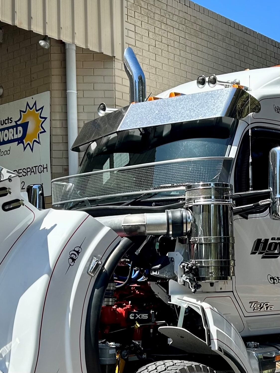 Kenworth T610 Silver Windscreen Stoneguard 2017on - Roof Rack World